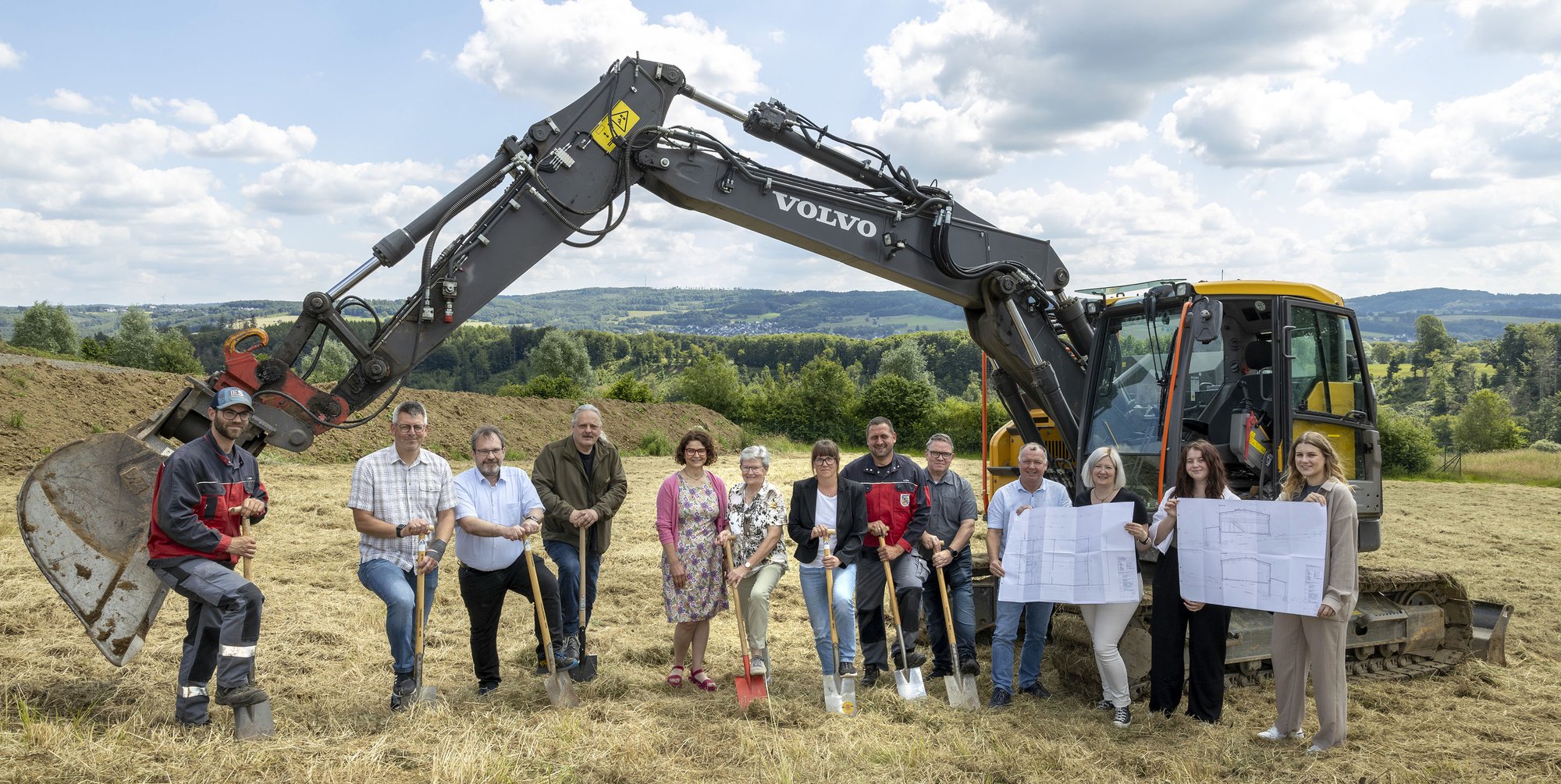 Neubau des Bauhof-Gebäudes startet mit Spatenstich • Alpenrod